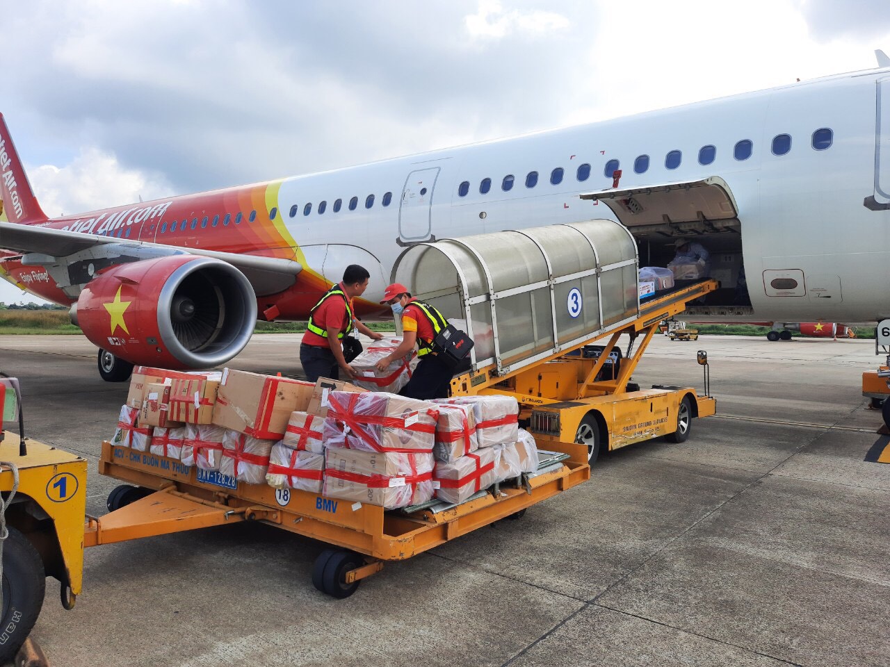 Vietjet and UPS Join Hands for Global Cargo Transportation from Asia ...